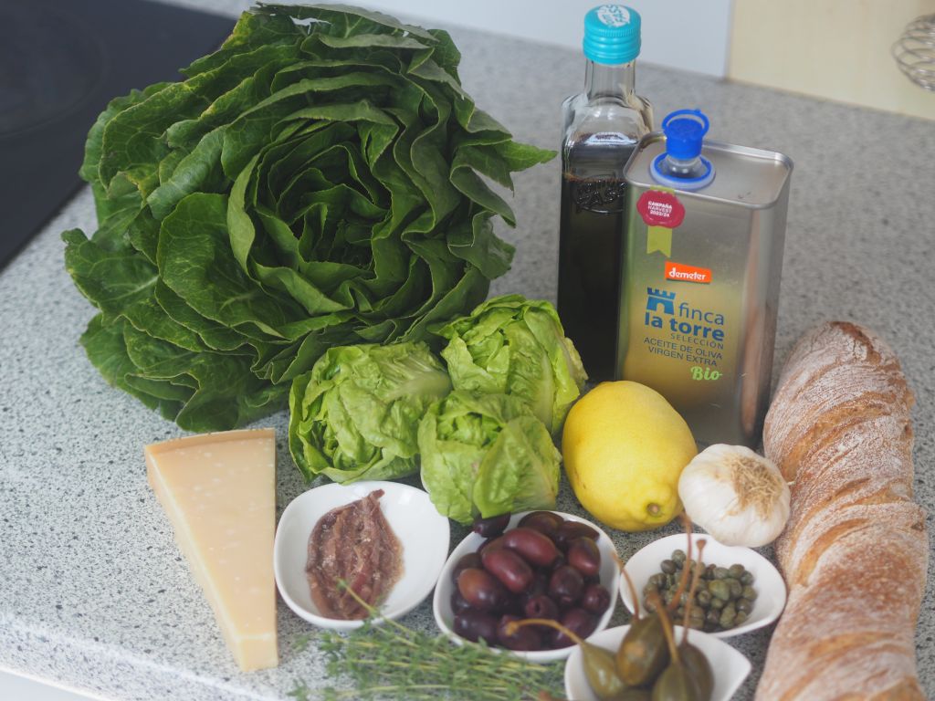 Romanasalat mit Tapenade-Crustos – Küchenereignisse