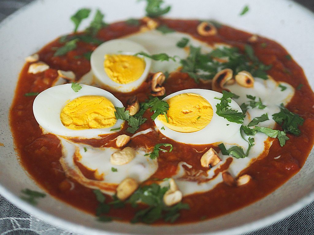 Scharfes Tomatencurry mit Ei und Reis – Küchenereignisse